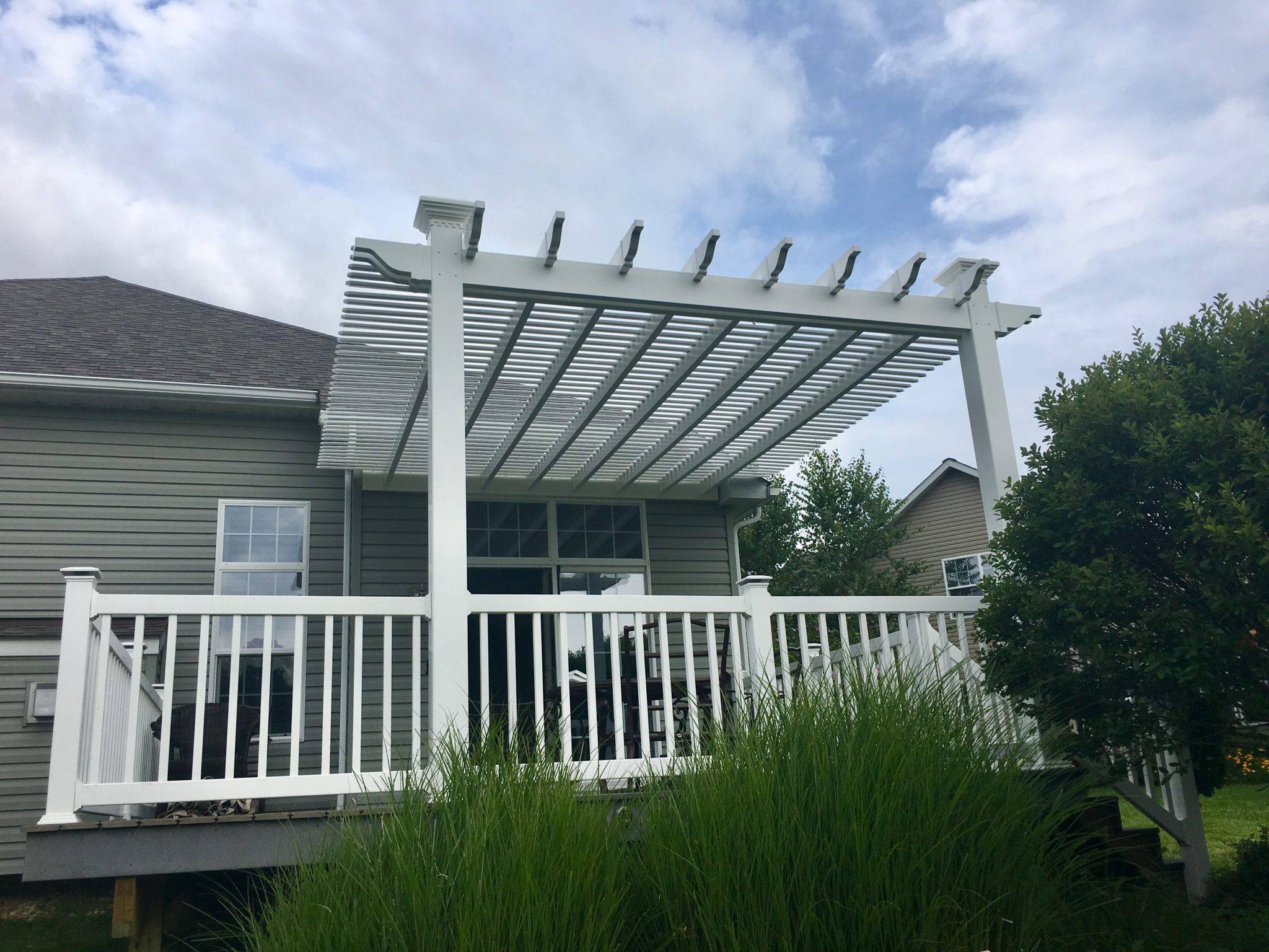 Backyard Shade Structures & Pergolas | DreamDecks Custom Builds ...
